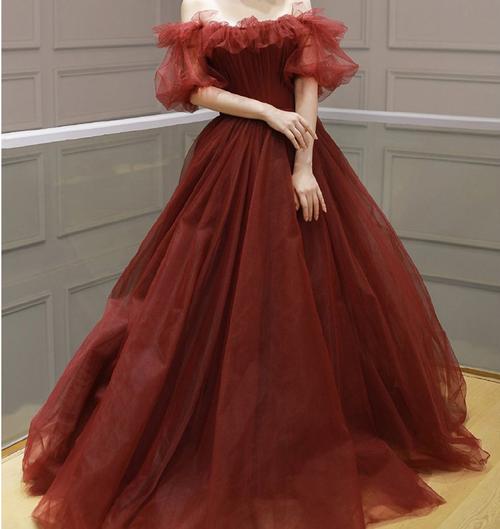 Red Off Shoulder Princess Ball Gown (Elegant&Stunning)