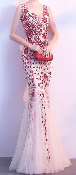 Red White Floral Formal Classy Gown (Stunning)
